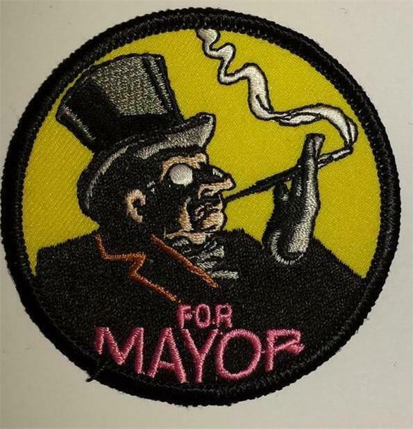 1 RARE PENGUIN FOR MAYOR BATMAN THE MOVIE CARTOON COMIC TV SHOW PATCH ...